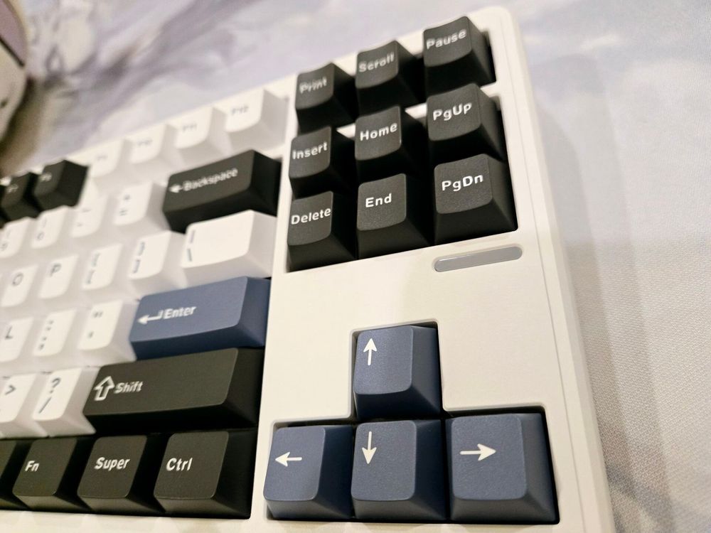 【心得】Riccks Rs8，不到800台幣的三模87配列鍵盤，簡潔外觀，獨特內膽，聲音優秀的好鍵盤。 @電腦應用綜合討論 哈啦板 - 巴哈姆特